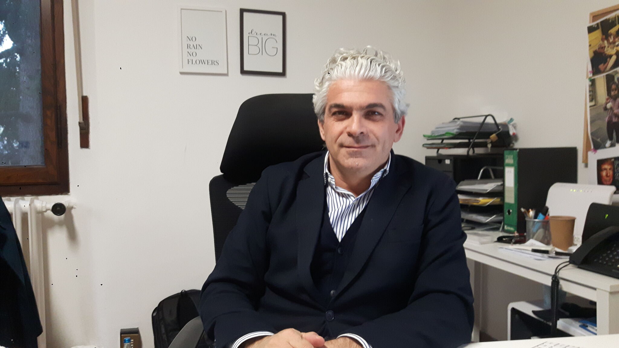 La storia. Fa l’imprenditore, paga le tasse, ma da 10 anni è un ...