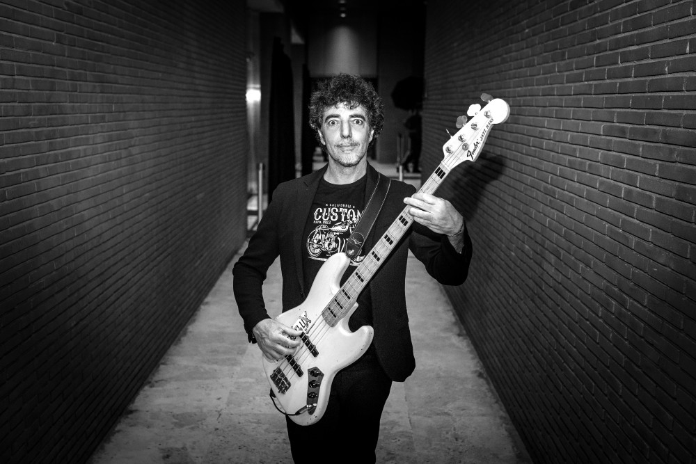 Il 20 dicembre arriva al teatro Valli di Reggio il tour 2023 di Max ...