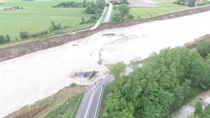 Bologna, ponte provvisorio alla Motta | 24Emilia