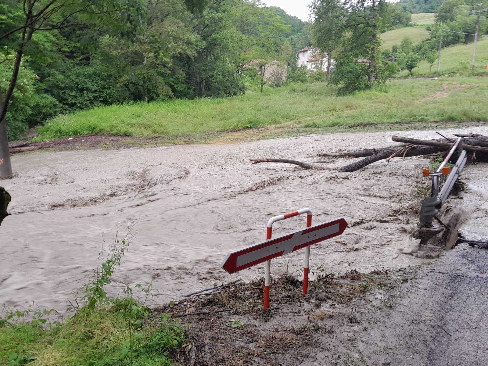 Castelnovo Monti. Tempesta d’acqua a la Gatta, esonda anche lo Spirola ...