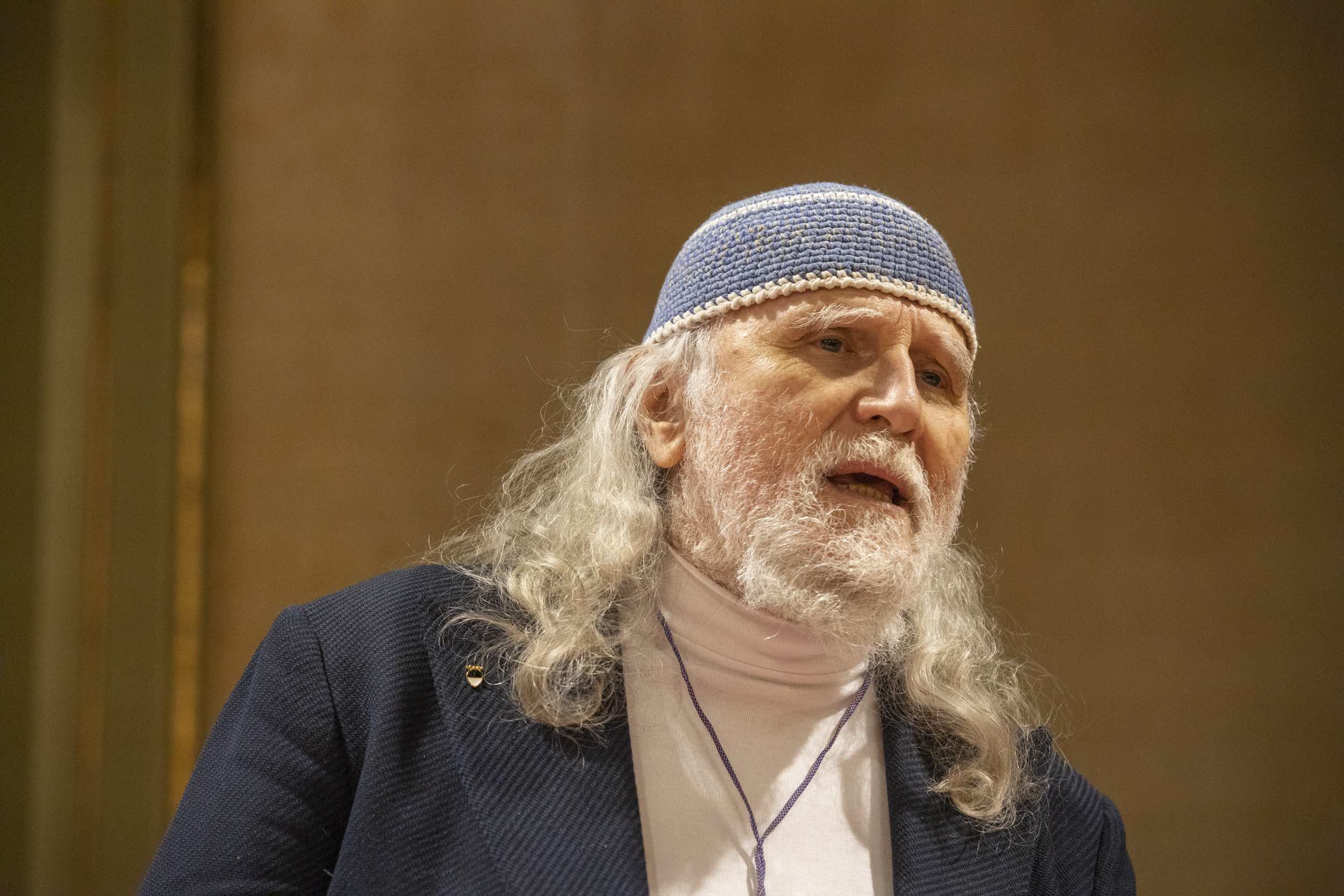 Moni Ovadia dietrofront, resta direttore | 24Emilia