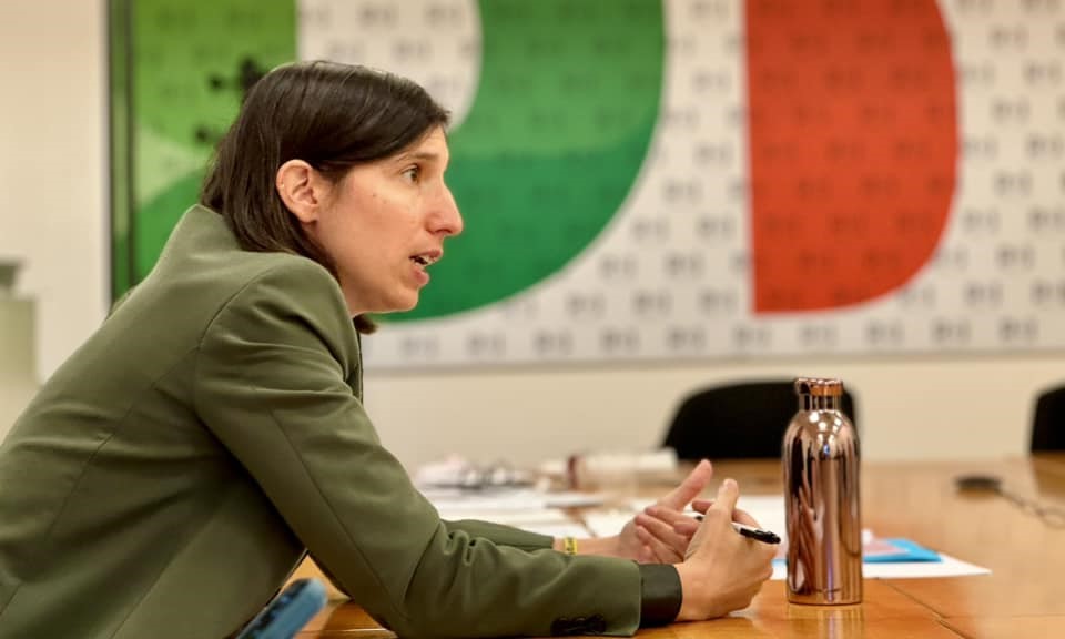 Pd. Un anno dopo il “non ci hanno visto arrivare”, la Schlein fa calare ...