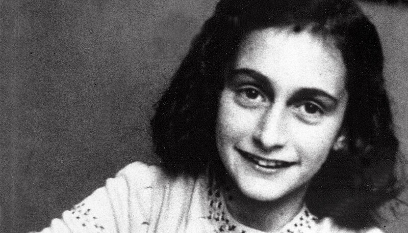 A Carpi si legge il Diario di Anna Frank nella sala del Museo del ...