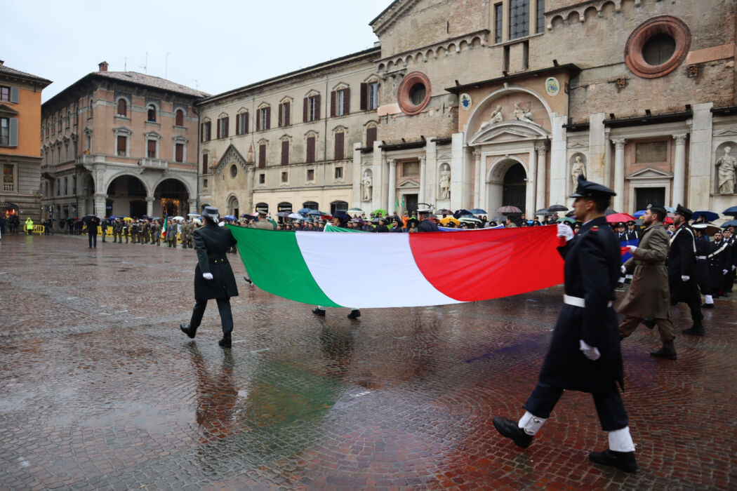 Festa del Tricolore a Reggio Emilia, Mattarella: è il simbolo della ...