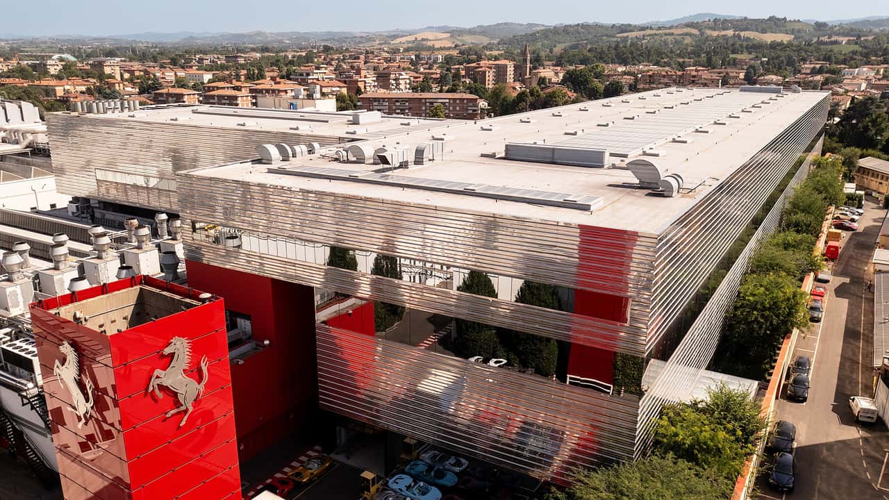 Ferrari, inaugura con Mattarella il nuovo e-building a Maranello | 24Emilia