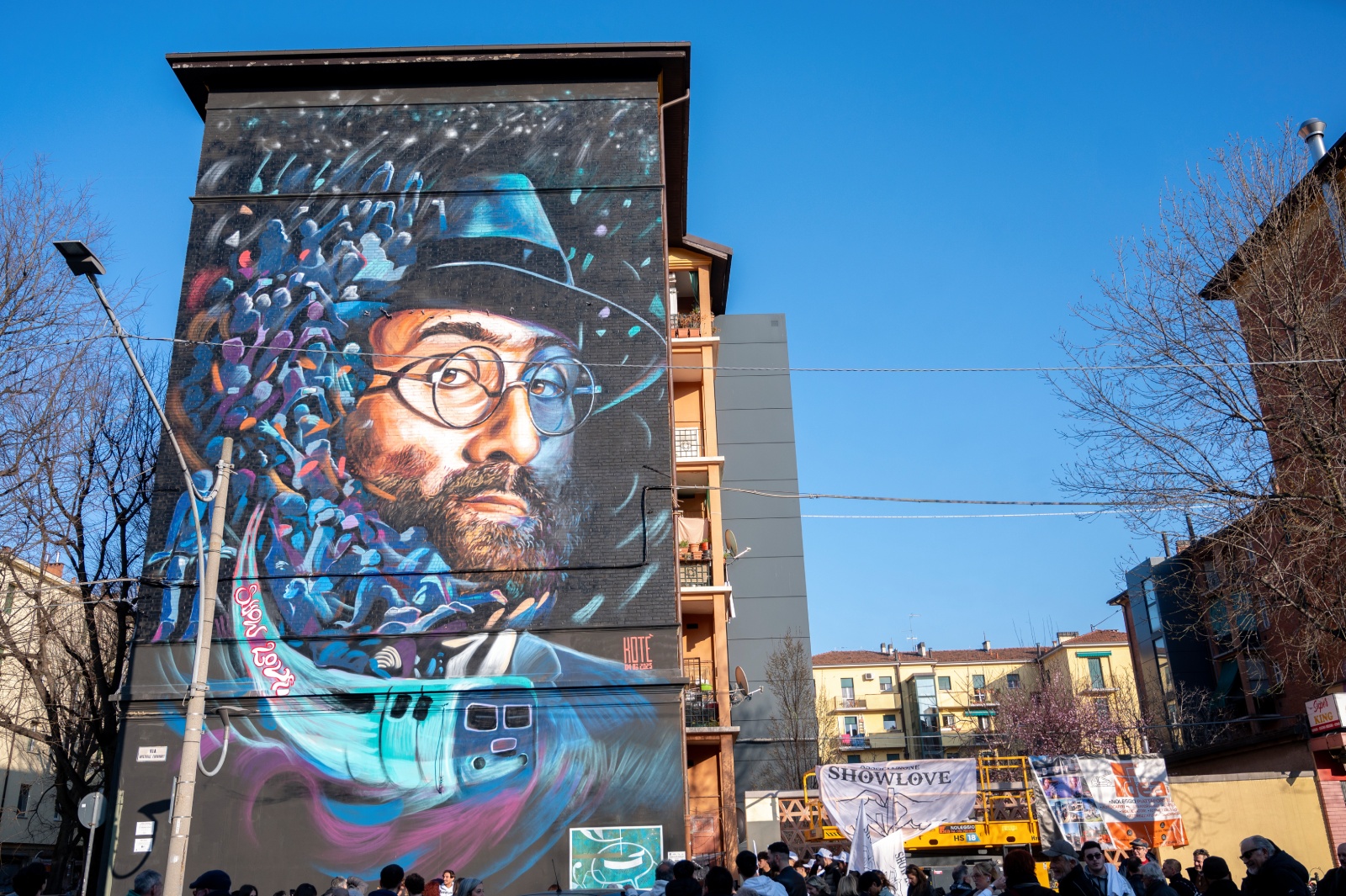 A Bologna ecco ‘Felicità’, murale per Lucio Dalla | 24Emilia